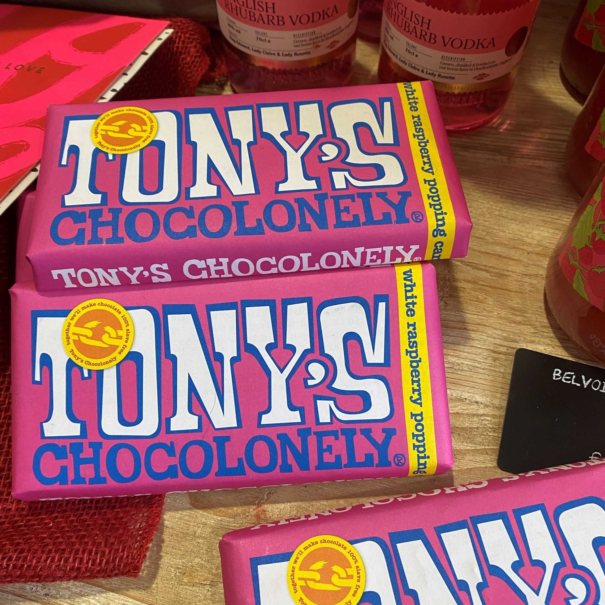 Tony's White Raspberry Popping Candy Bar 180g - Farmers Fayre